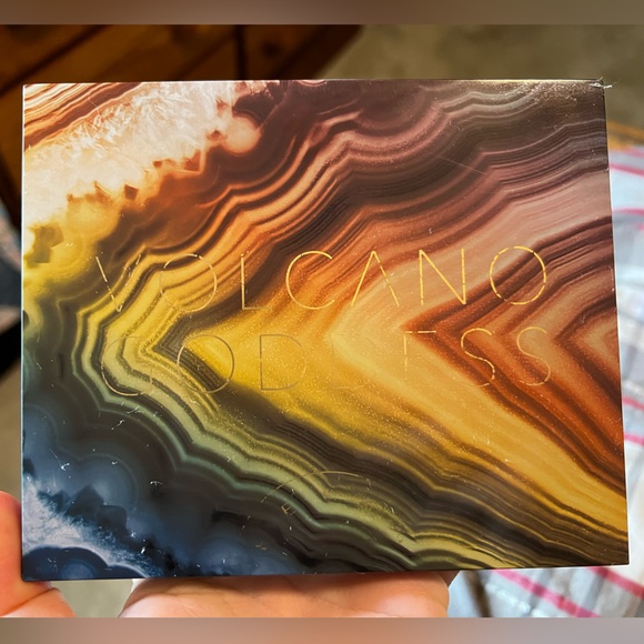 BECCA | Makeup | Becca Volcano Goddess Pallette | Poshmark